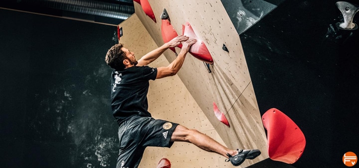 Movement efficiency : the art of climbing vs strength